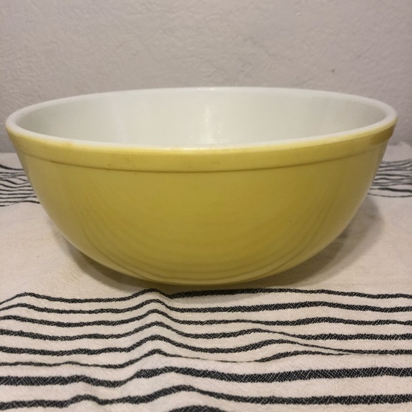 Pyrex | Kitchen | Vintage Pyrex Yellow | Poshmark
